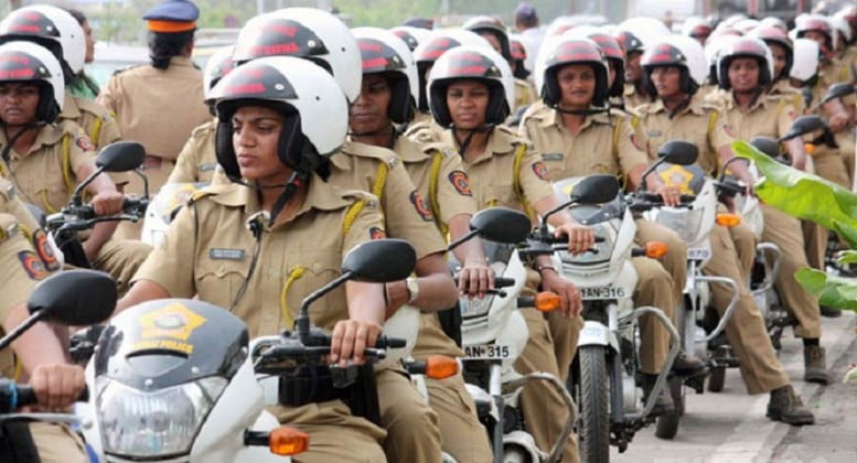 Delhi Police Women To Wear Khadi Silk Sarees - Taazakhabar News
