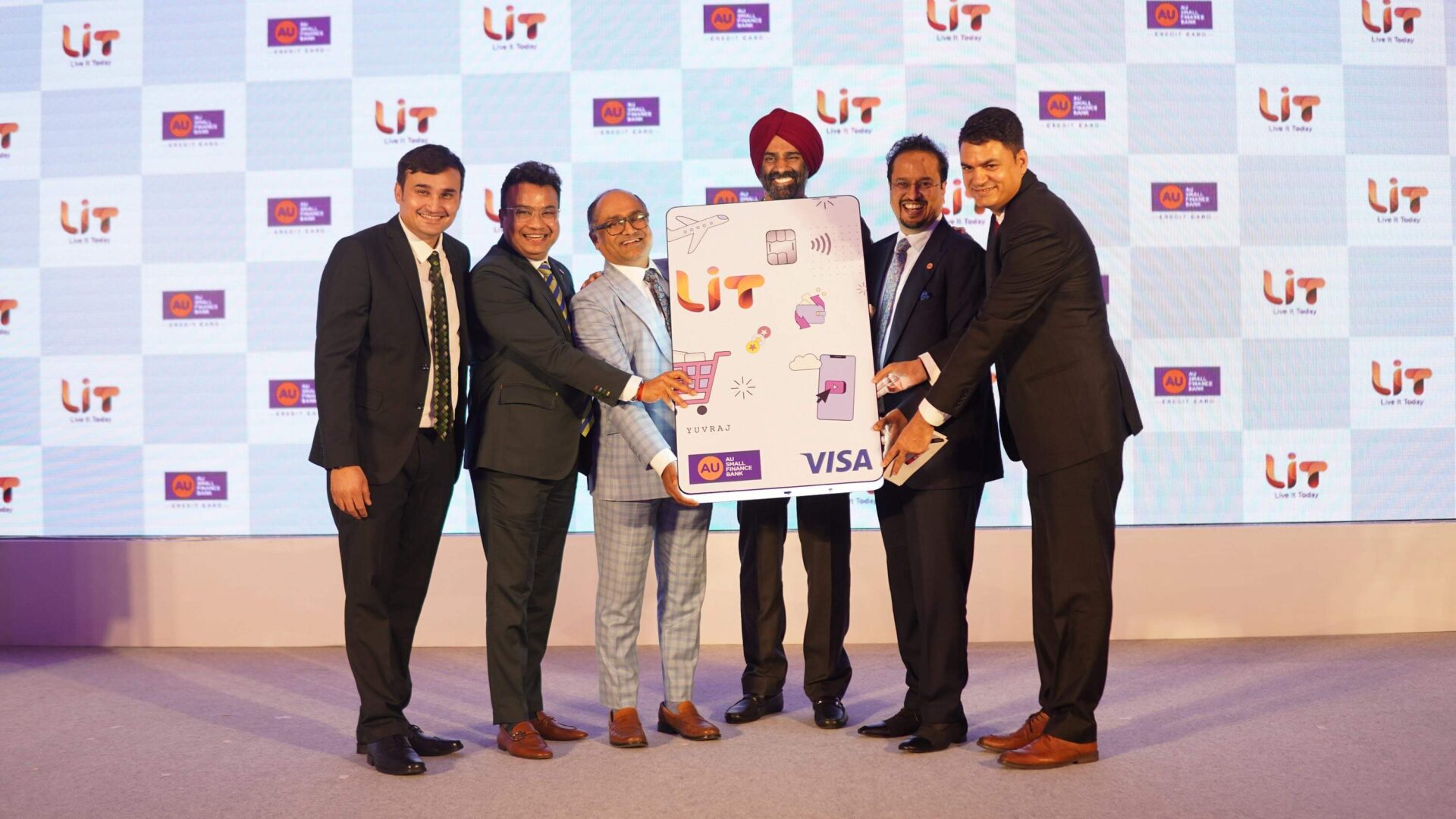 AU Bank Launches Industry’s First Customizable Credit Card -LIT ...